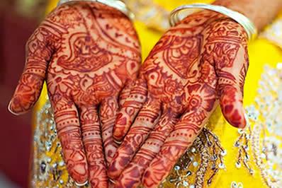 What Is Henna...And Where Does It Come From? – The Hippy Clothing Co.
